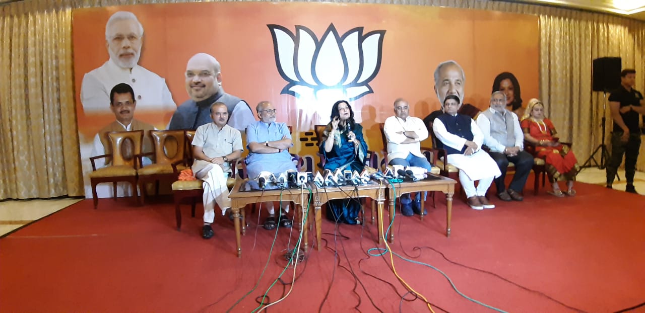 મૌસમી ચૈટરજીનો વિવાદ : કોંગ્રેસી ઉમેશ મહેતાએ ભાજપા પ્રમુખની મુશ્કેલી ...